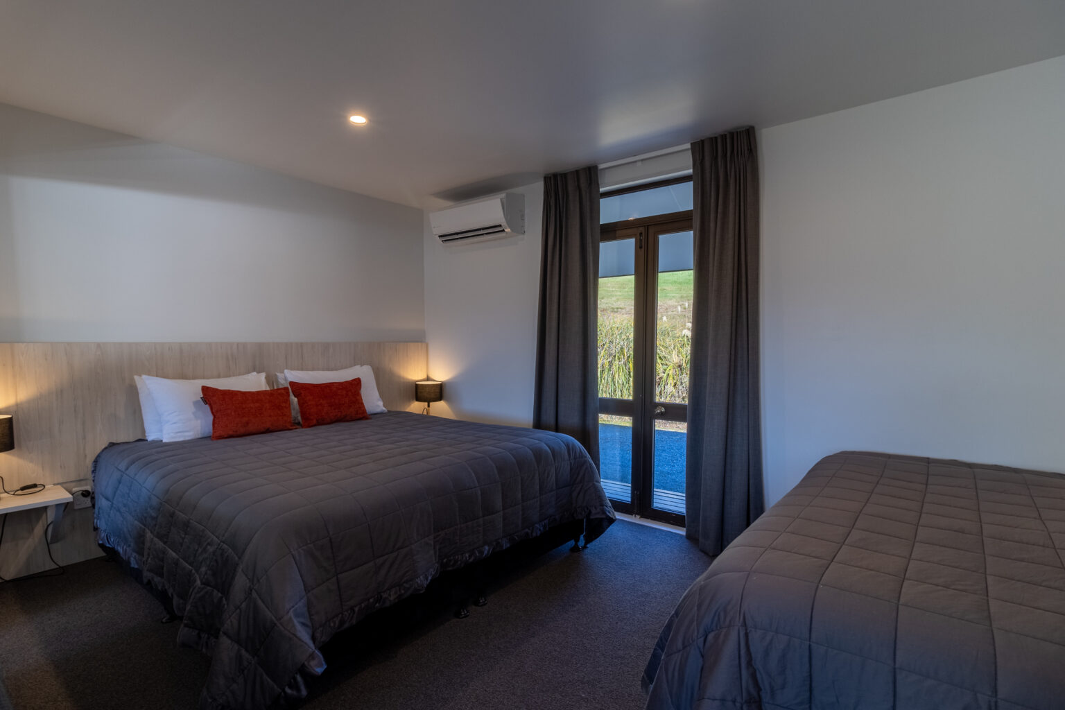 The Bealey Hotel | Arthurs Pass Accomodation | Restaurant | Bar